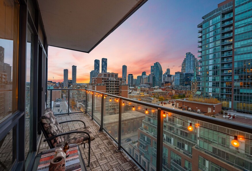 Furnished Luxury Condo near University of Toronto, St. Michael's ...